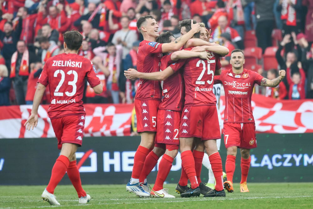 Widzew, jak za dawnych lat, jest w czubie tabeli - Kibice.net