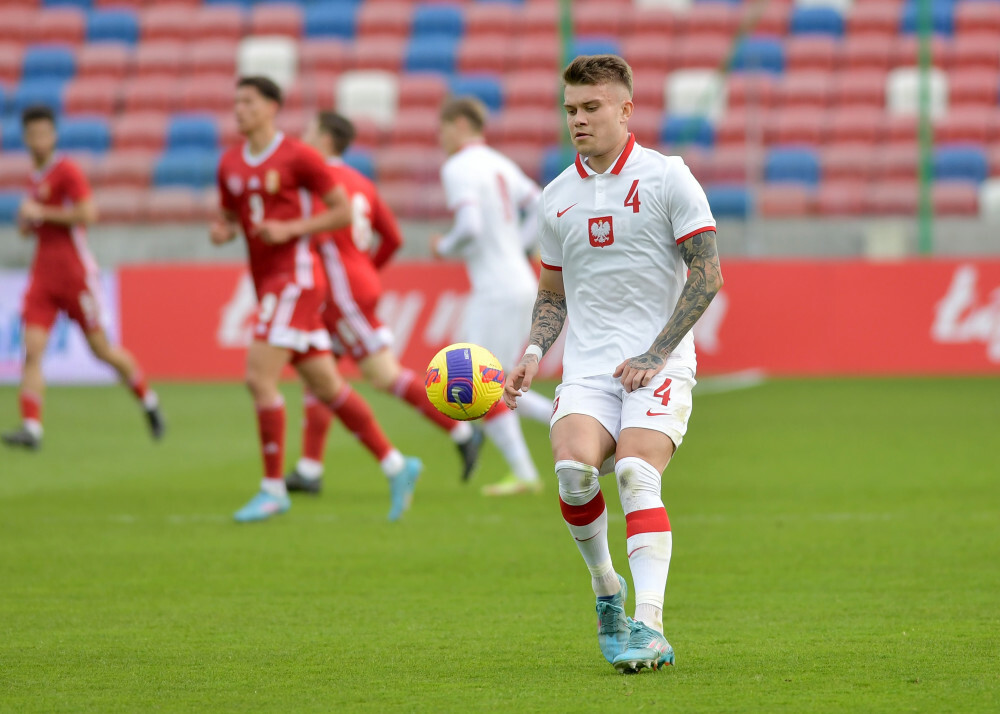 Polski piłkarz blisko przenosin do klubu z Premier League - Kibice.net